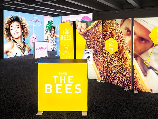 PIXLIP GO LED 200 x 200cm großformatige Leuchtwand für beeindruckende ...